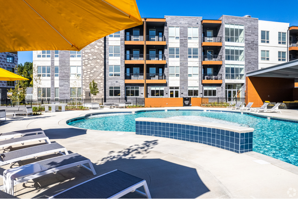Brookside Commons – Stand Struc